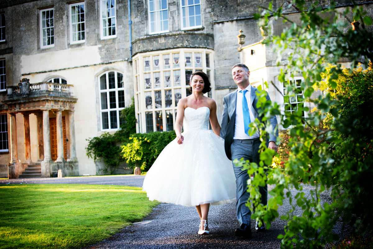 Wedding photographer Elmore Court - Relaxed & Natural